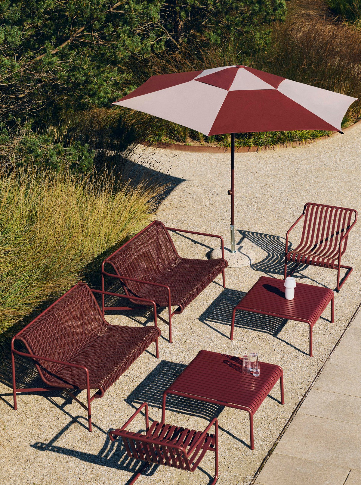 Palissade Cantilever Lounge Chair Low – HAY BERLIN